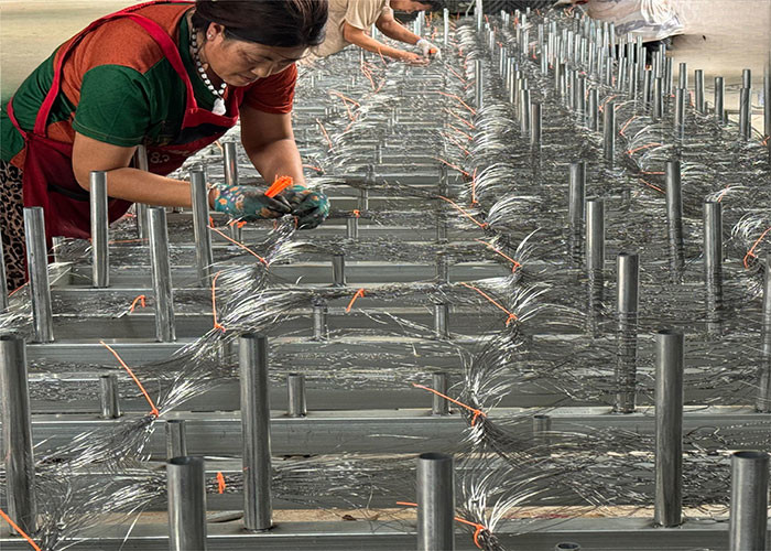 Non-Explosive Barriers Anti Tank Barrier Tank Track Wrapping Wire Mesh